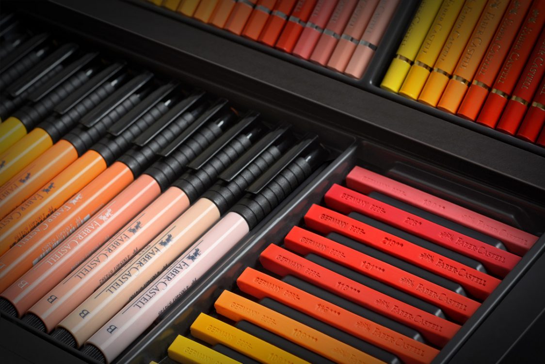 Карандаши на подиуме: как арт-инструменты от Лагерфельда за $3000 ...